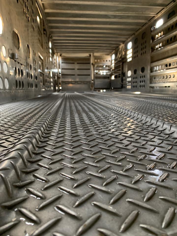 Livestock Network | Cattle Trailers For Sale | Cattle Trucking Jobs ...